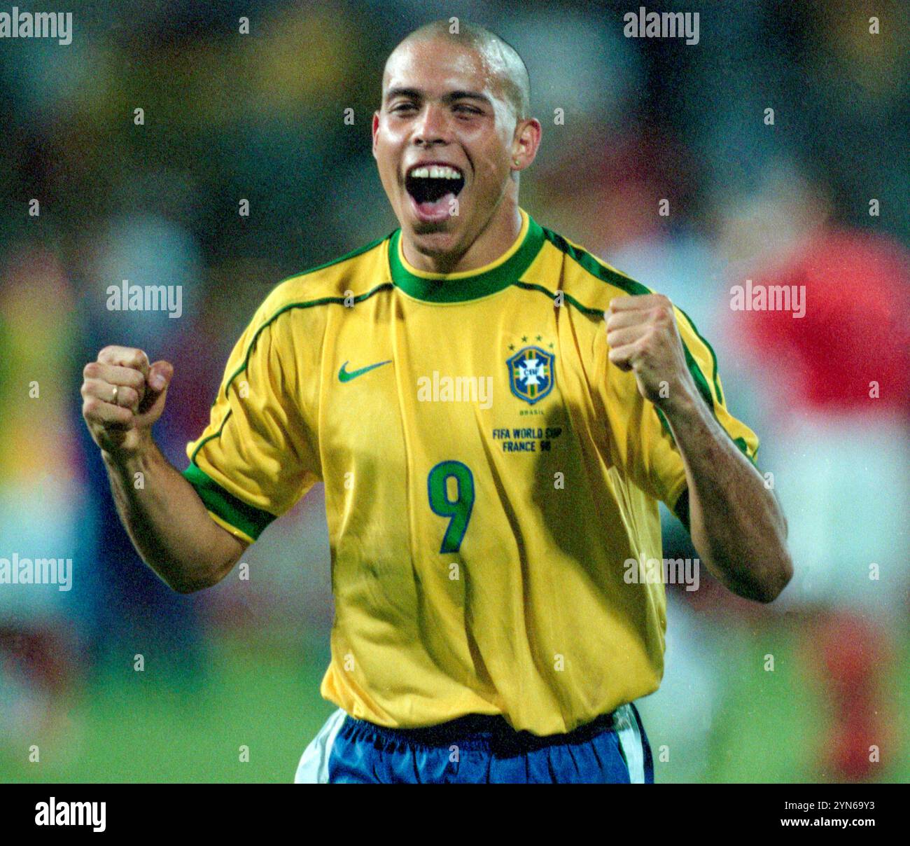 Ronaldo 1998 world cup hi-res stock photography and images - Alamy