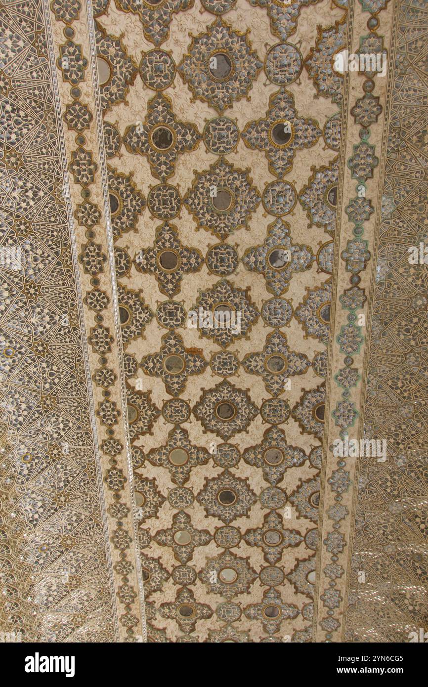 Ornate ceiling of beautiful Hall of Mirrors inside Amber Fort in Jaipur ...