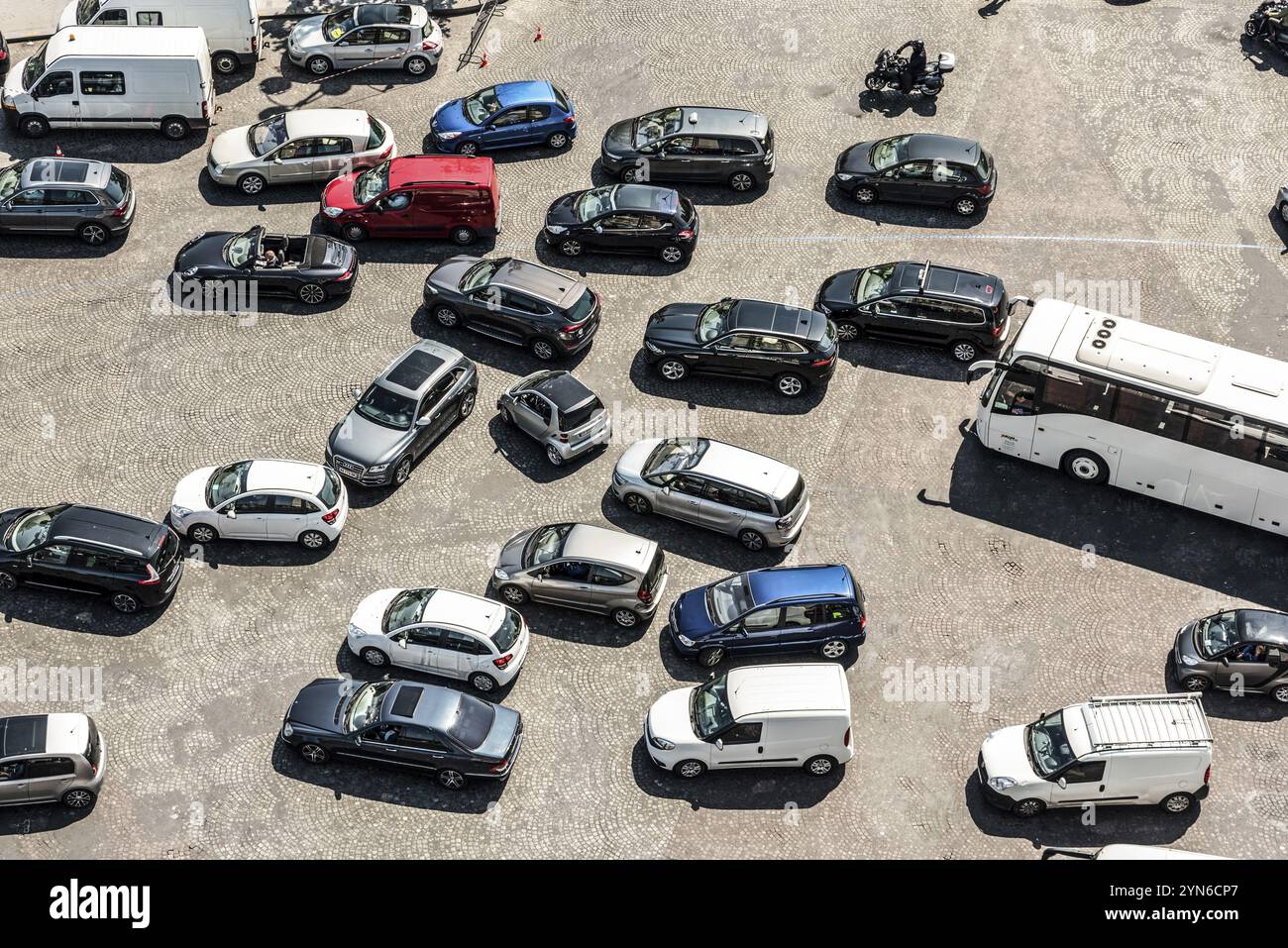 Paris traffic congestion hi-res stock photography and images - Alamy