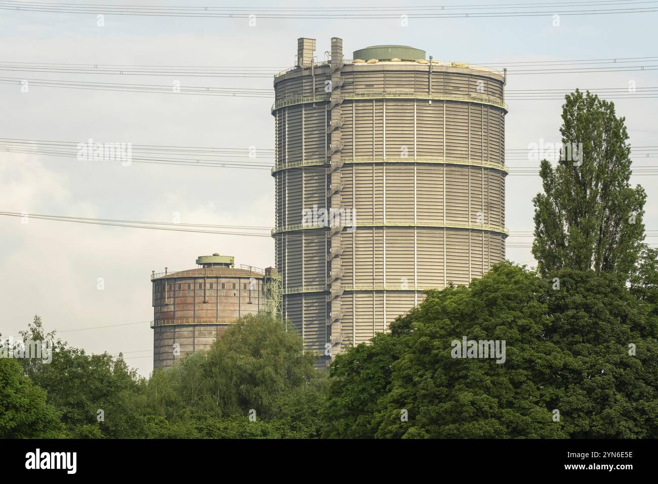 Large industrial gas tank hi-res stock photography and images - Alamy