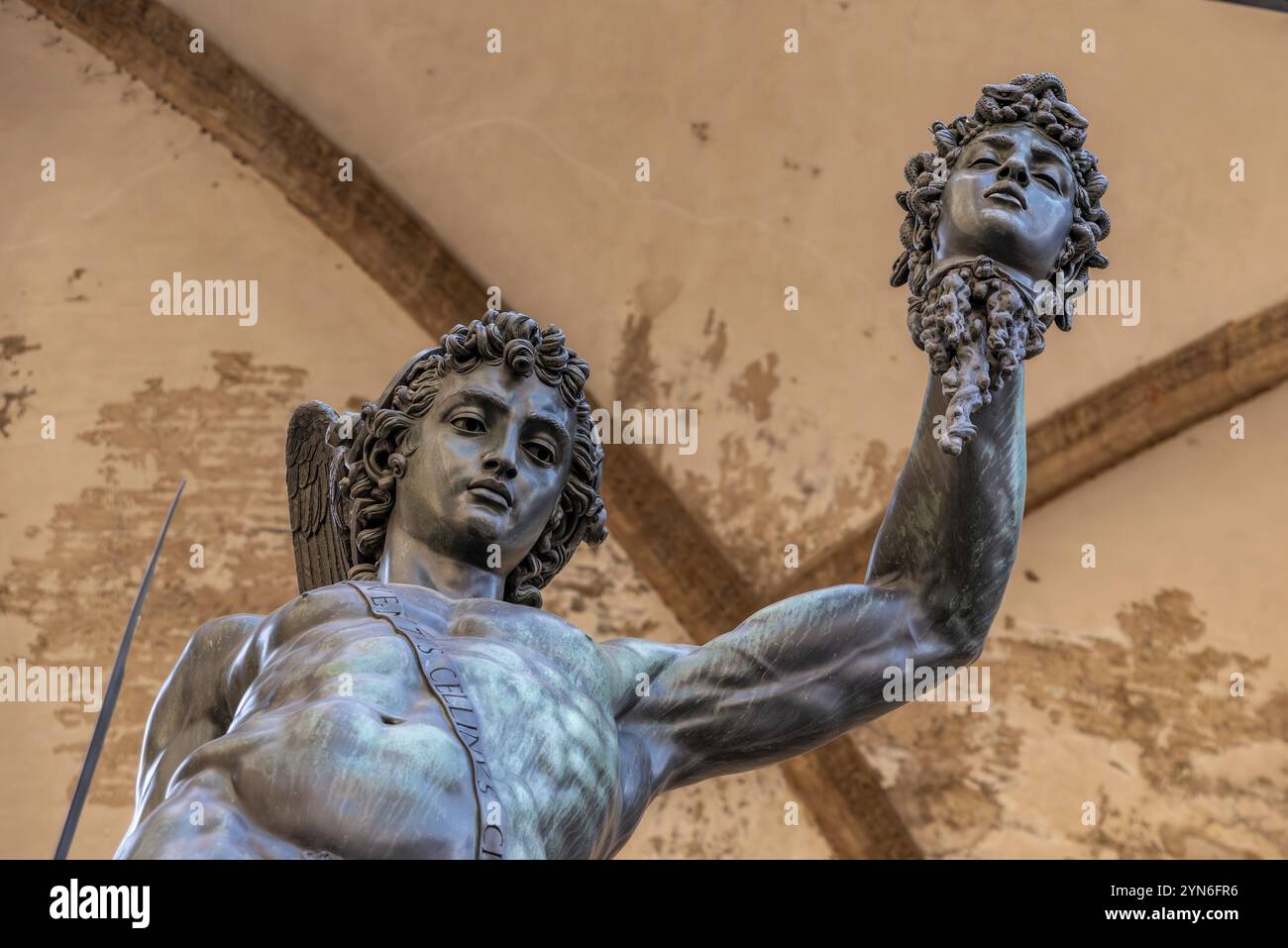Statue of Perseus beheading the Medusa by Benvenuto Cellini at the ...