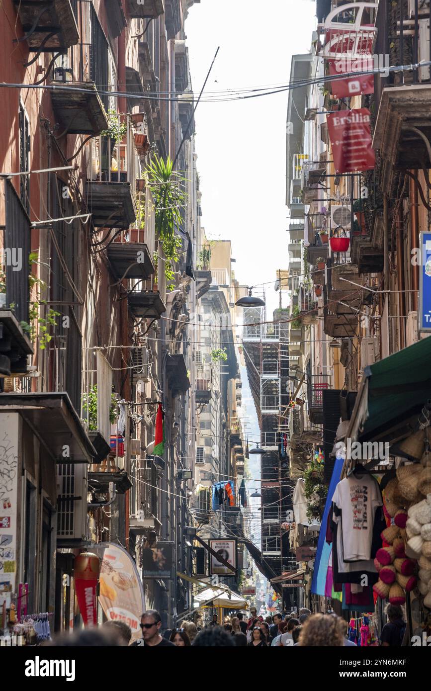 Typical narrow street in Naples' historic spanish quarter, Southern ...