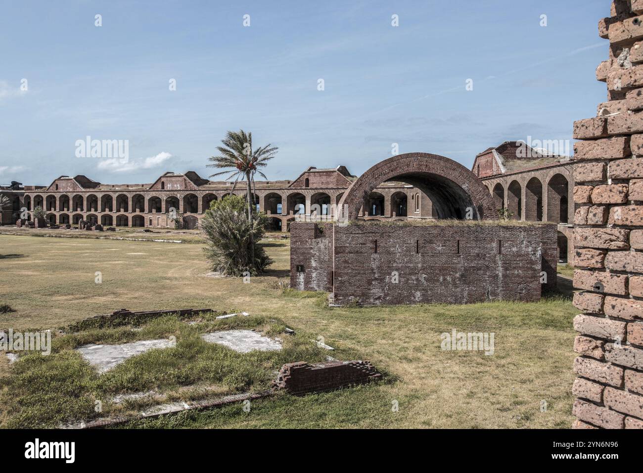 Abandoned courtyards hi-res stock photography and images - Alamy