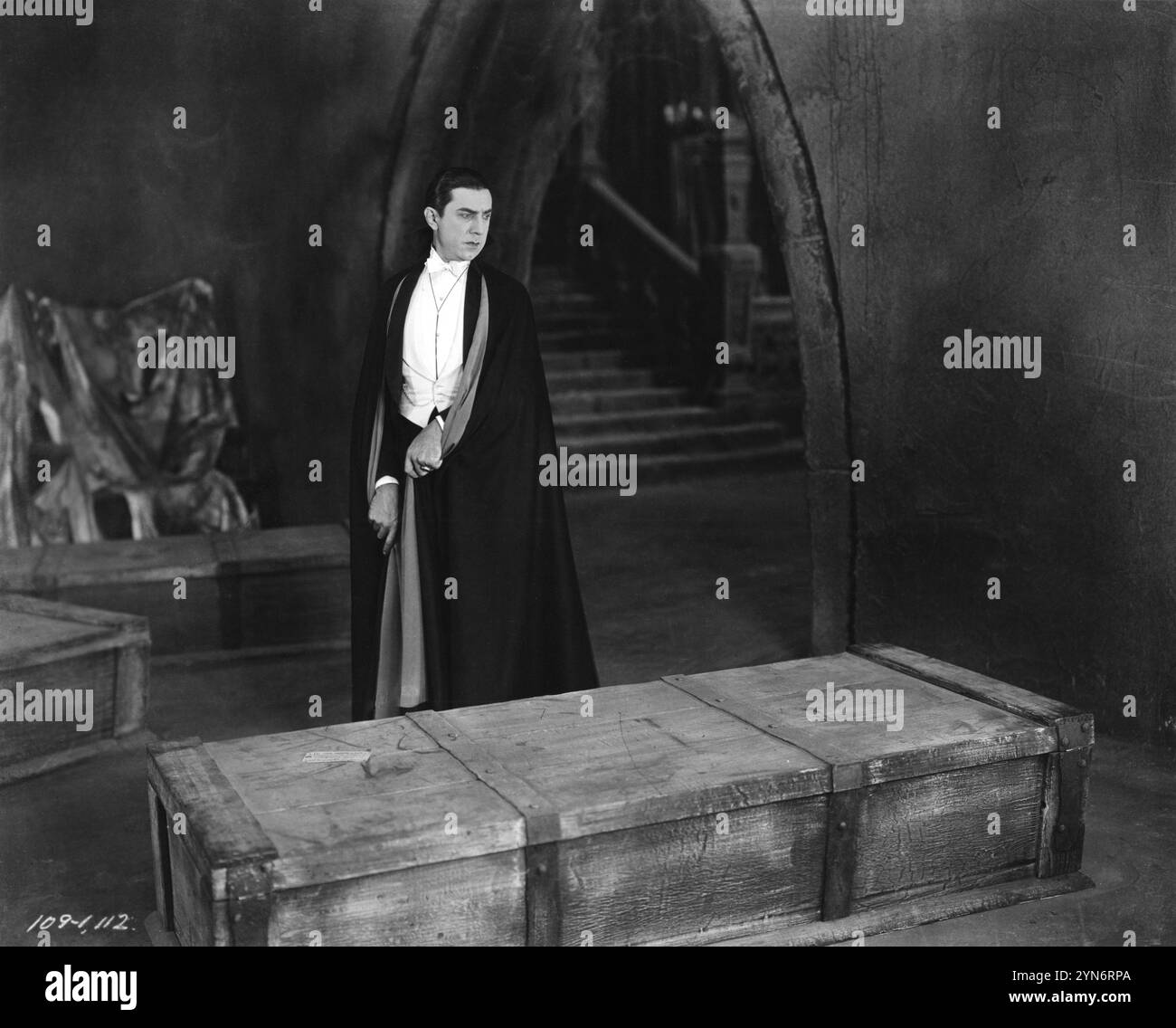 BELA LUGOSI as Count Dracula in a scene from DRACULA 1931 Director TOD ...
