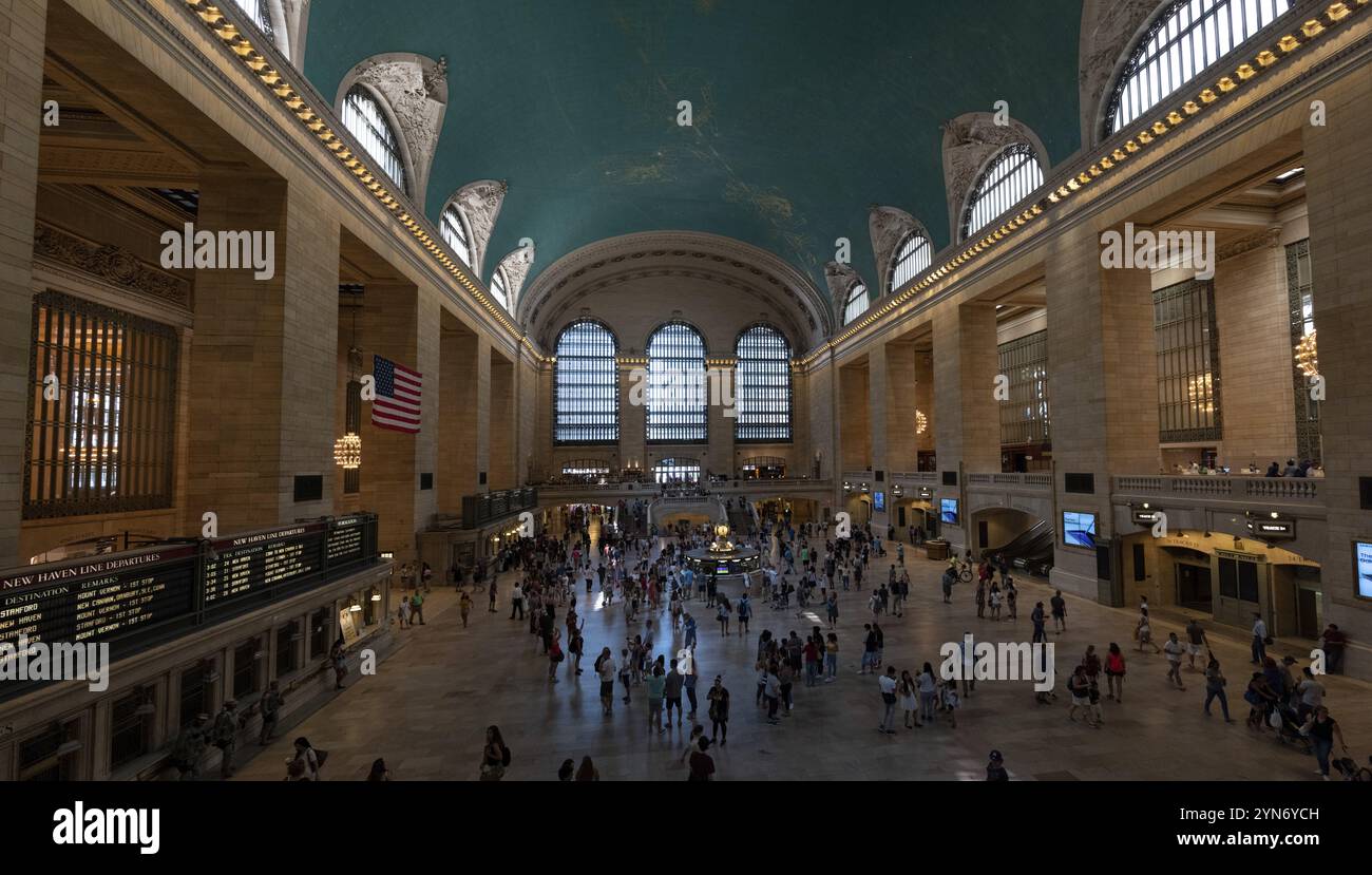 Main hall of the famous Grand Central Station in New York City, USA ...