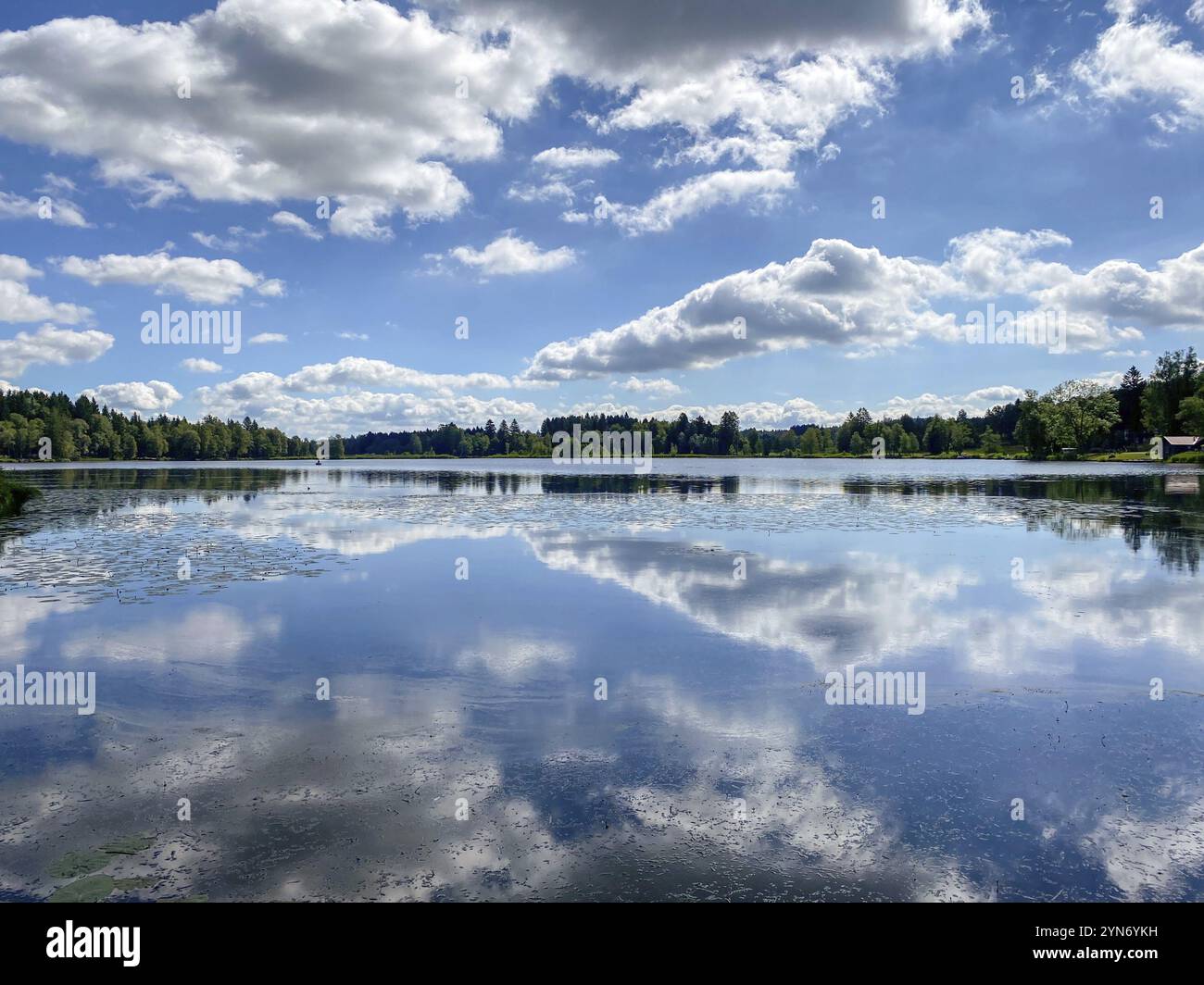 Scenic sky above the lake of Bad Bayersoien in the Bavarian Alps ...