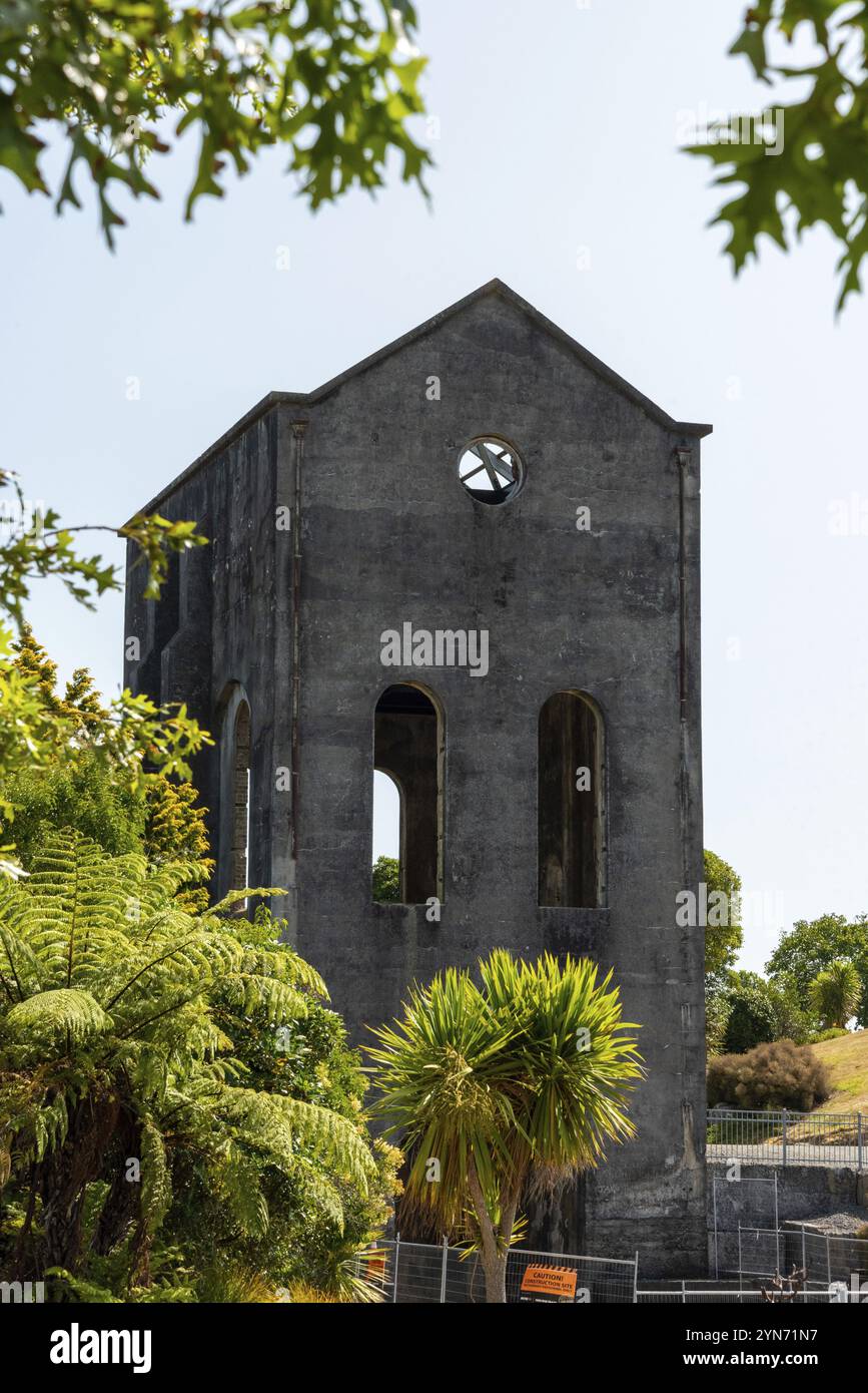 Old tall industrial building at Waihi gold mine in New Zealand Stock ...