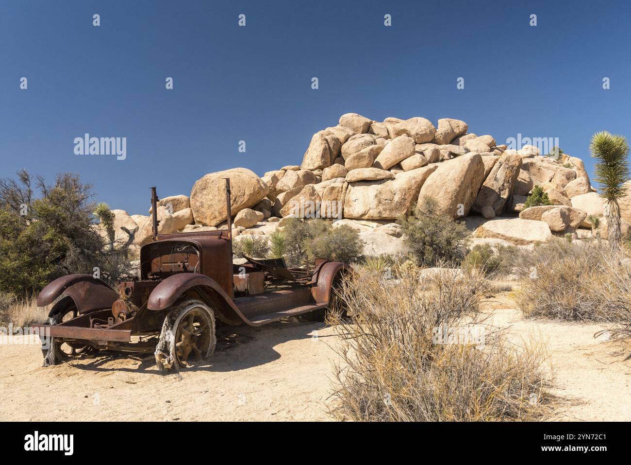 Old antique car wrecks from the old gold rush time in Joshua Tree ...