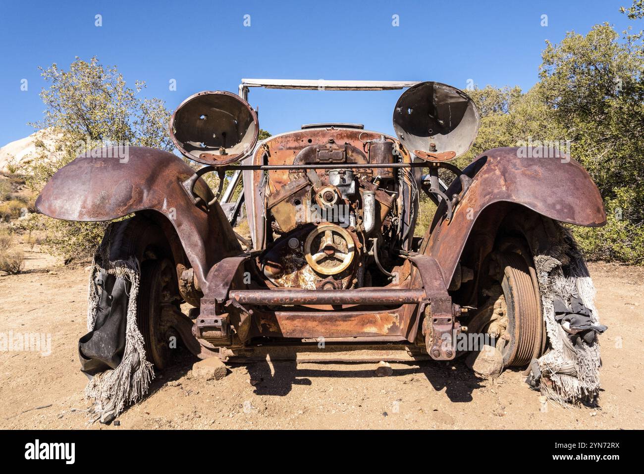 Old antique car wrecks from the old gold rush time in Joshua Tree ...