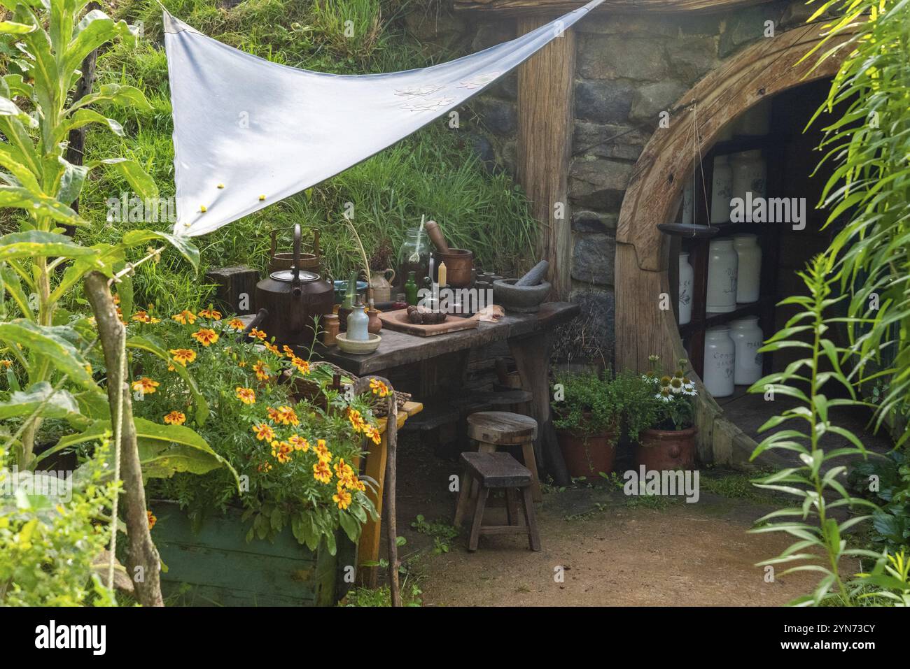 Hobbiton from the lord of the rings hi-res stock photography and images ...