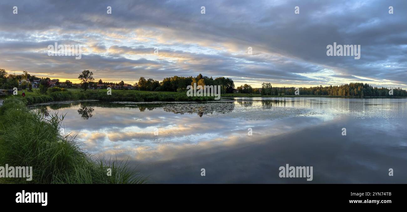 Scenic sky above the lake of Bad Bayersoien in the Bavarian Alps ...