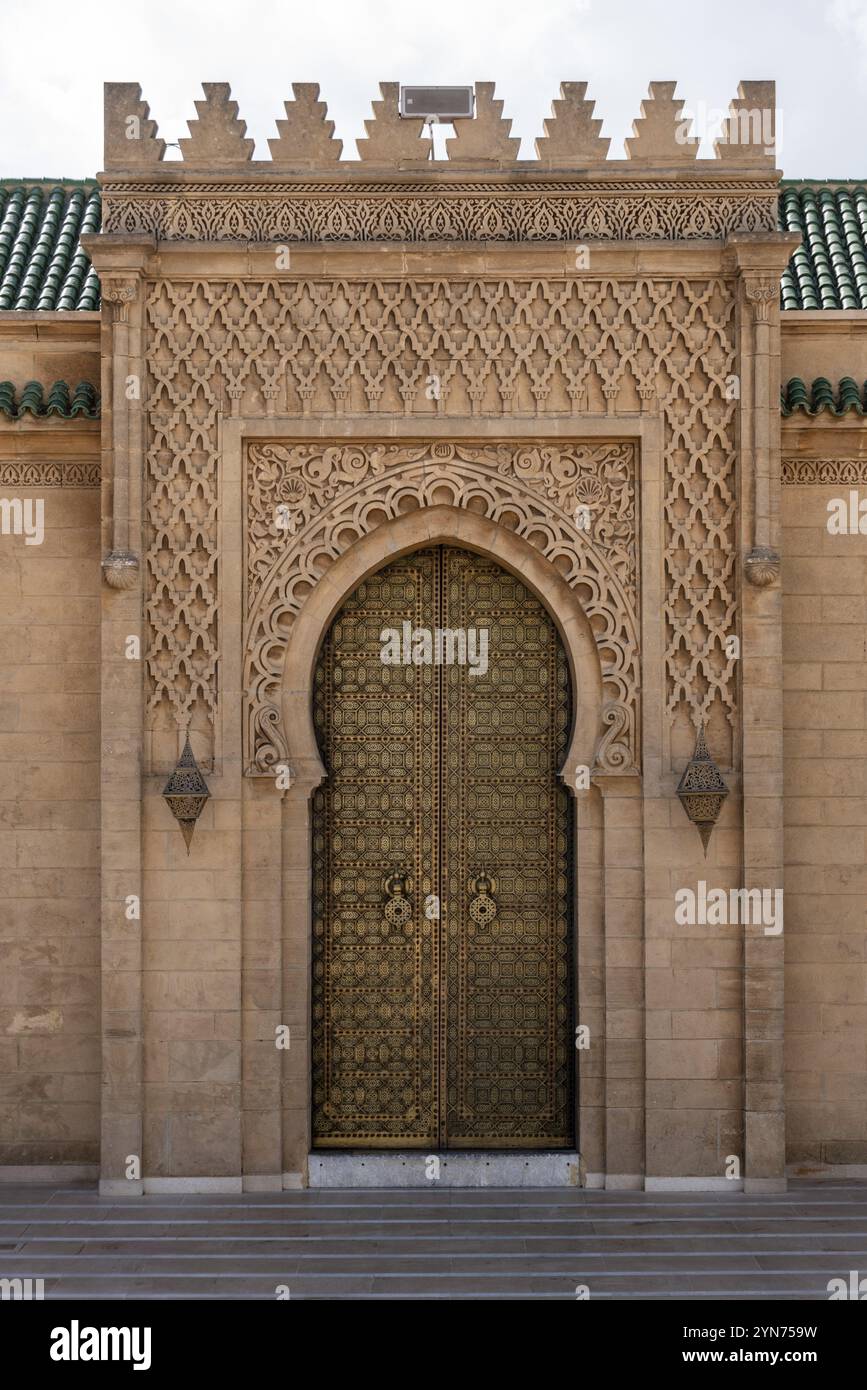 Scenic oriental decoration of a gate at the mosque of the Hassan ...