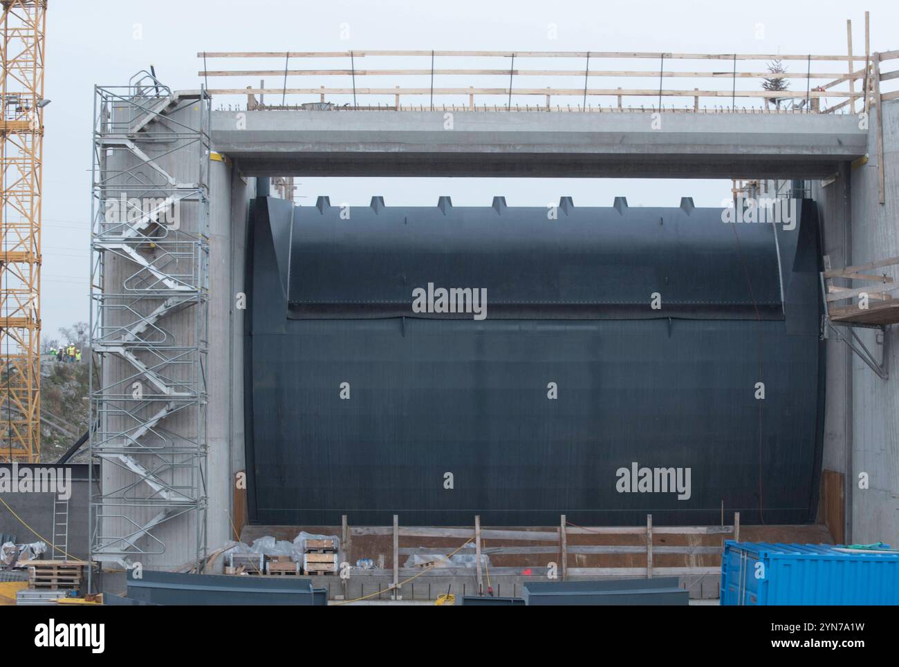 the assembly and mounting of industrial equipment by steel construction ...