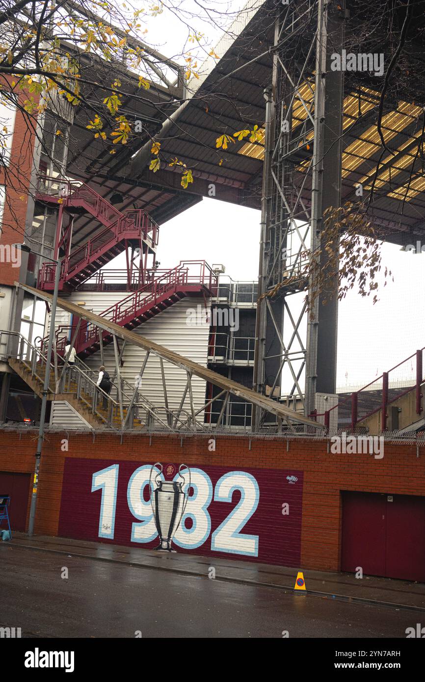 Aston villa stadium outside view hi-res stock photography and images ...