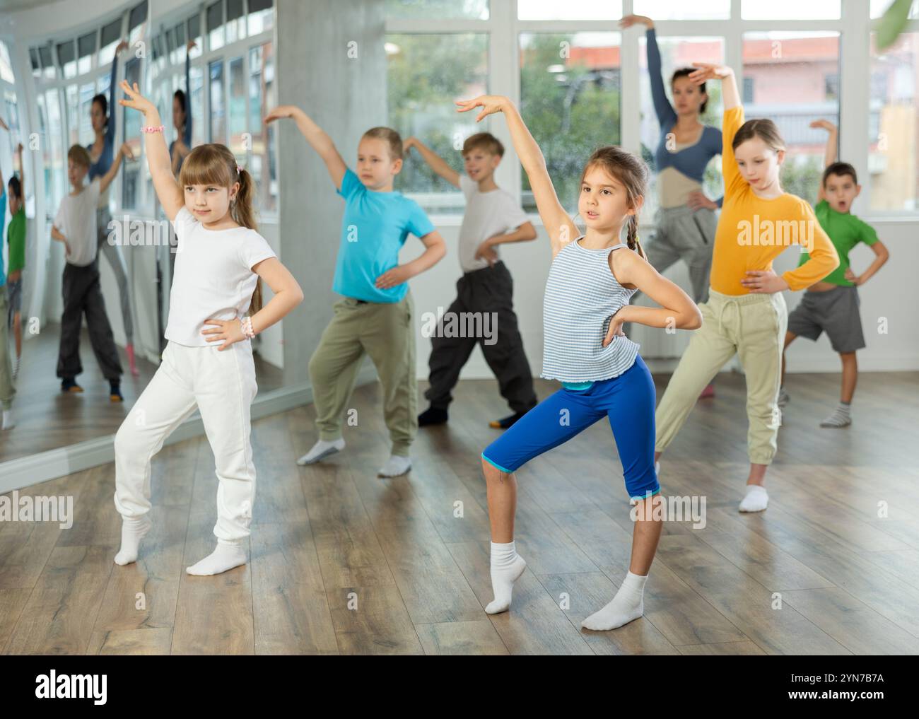 Group of children dancing modern dances Stock Photo - Alamy