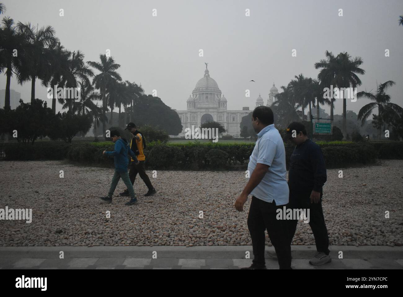 Winter morning scenario in Kolkata. (Photo by Sudipta Das/Pacific Press ...