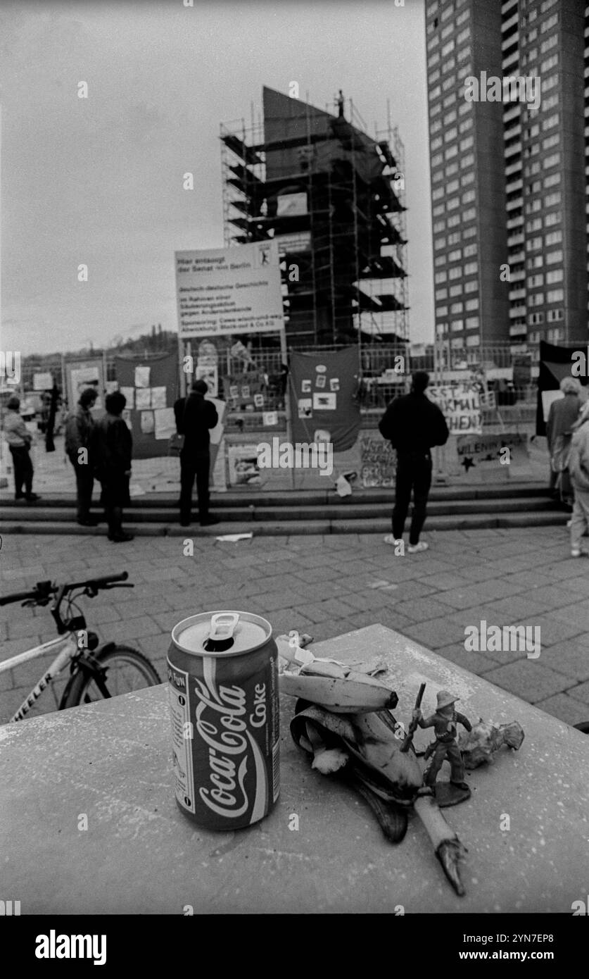 Lenindenkmal Deutschland, Berlin, 23.10.1991, Demo gegen Abriß des ...