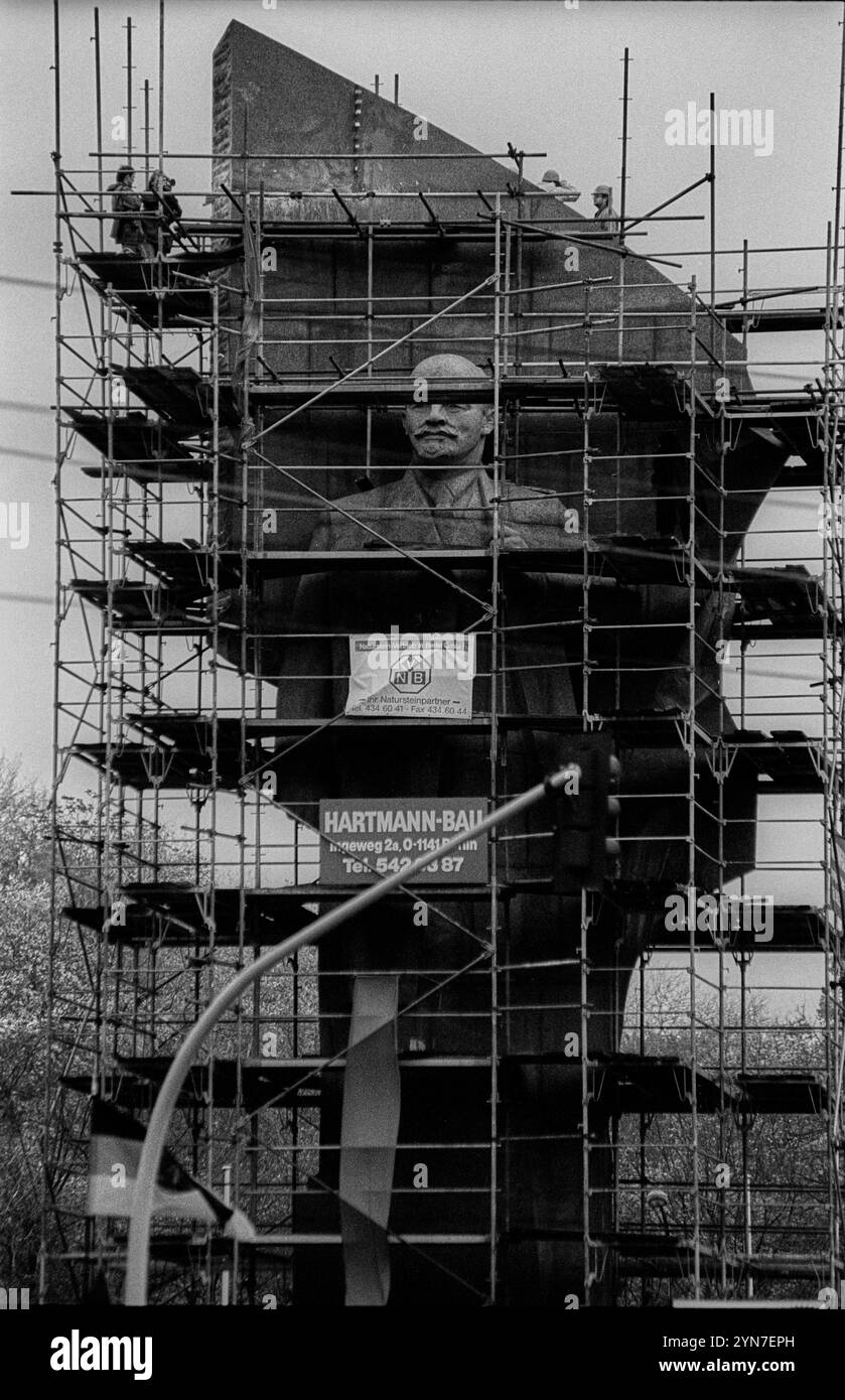 Lenindenkmal Deutschland, Berlin, 23.10.1991, Abriß des Lenindenkmals ...