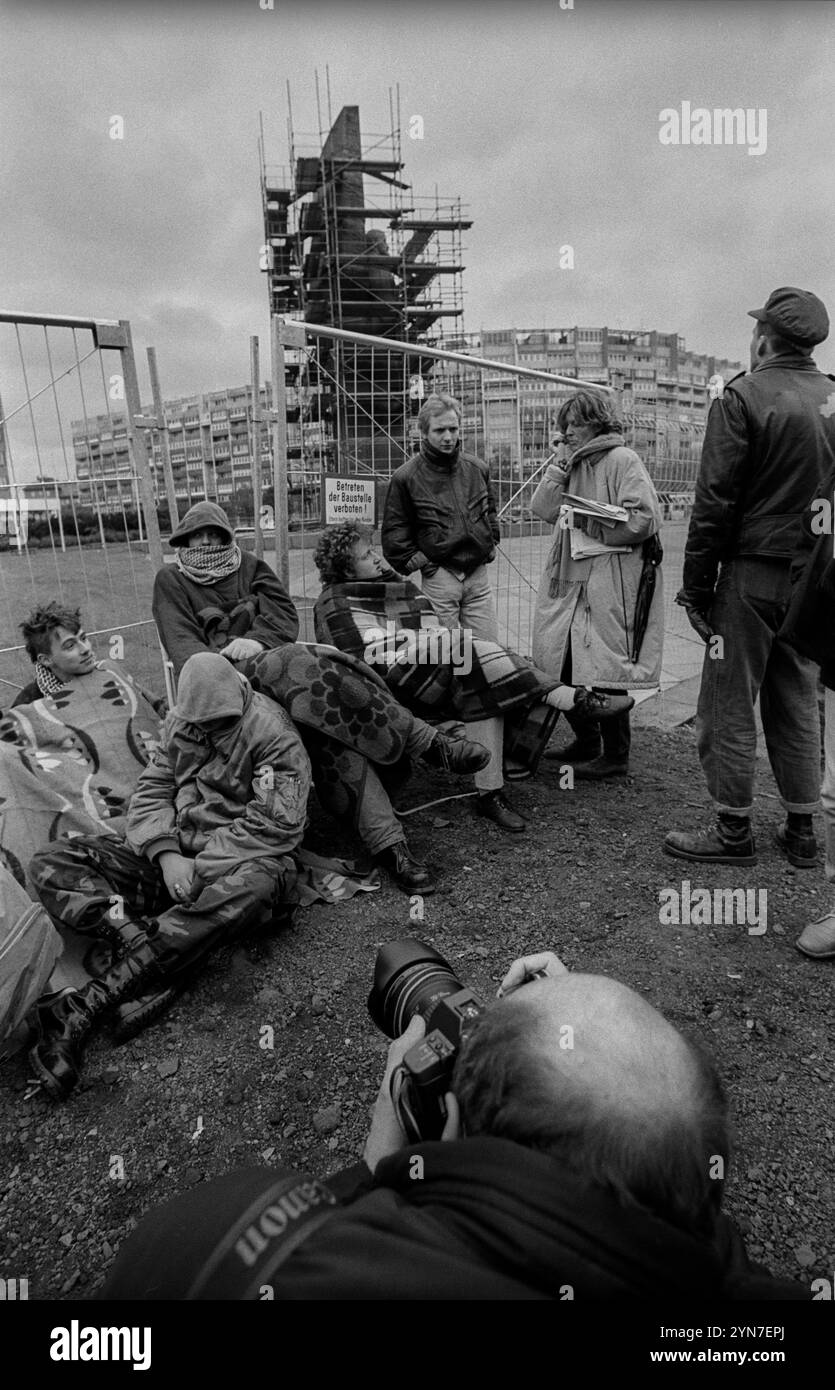 Lenindenkmal Deutschland, Berlin, 23.10.1991, Demo gegen Abriß des ...