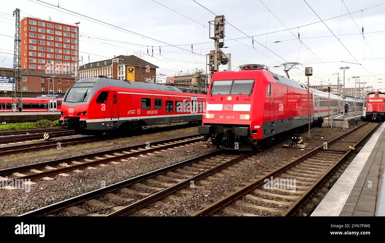 Eisenbahnverkehr in Münster. Intercity Zug der Deutschen Bahn, IC1, IC ...