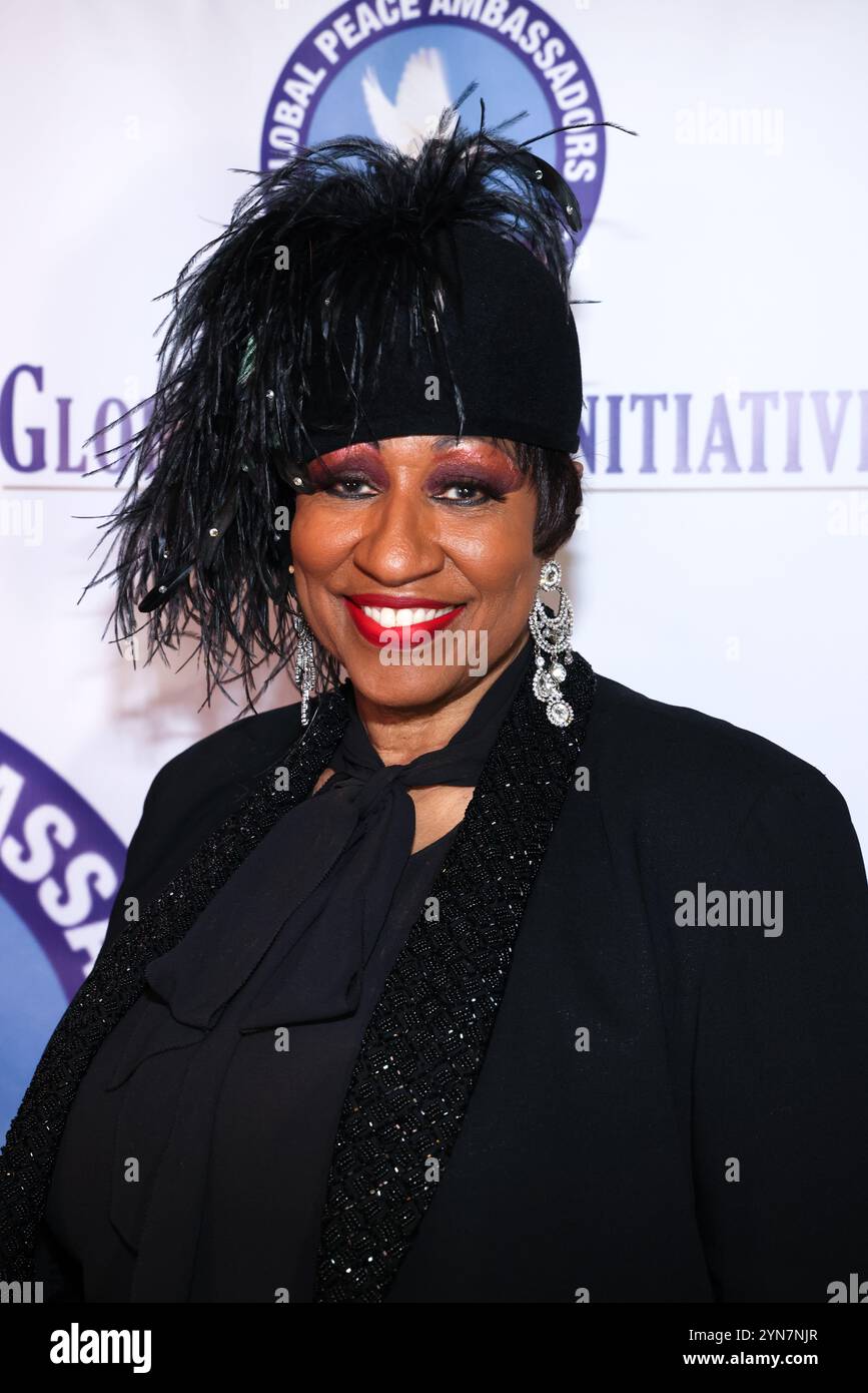 Beverly Hills, California, USA. 23rd November 2024. Designer Linda Gray ...