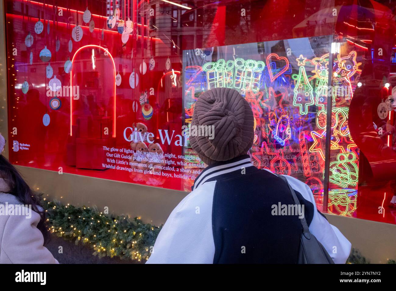 Holiday display macys herald hi-res stock photography and images - Alamy