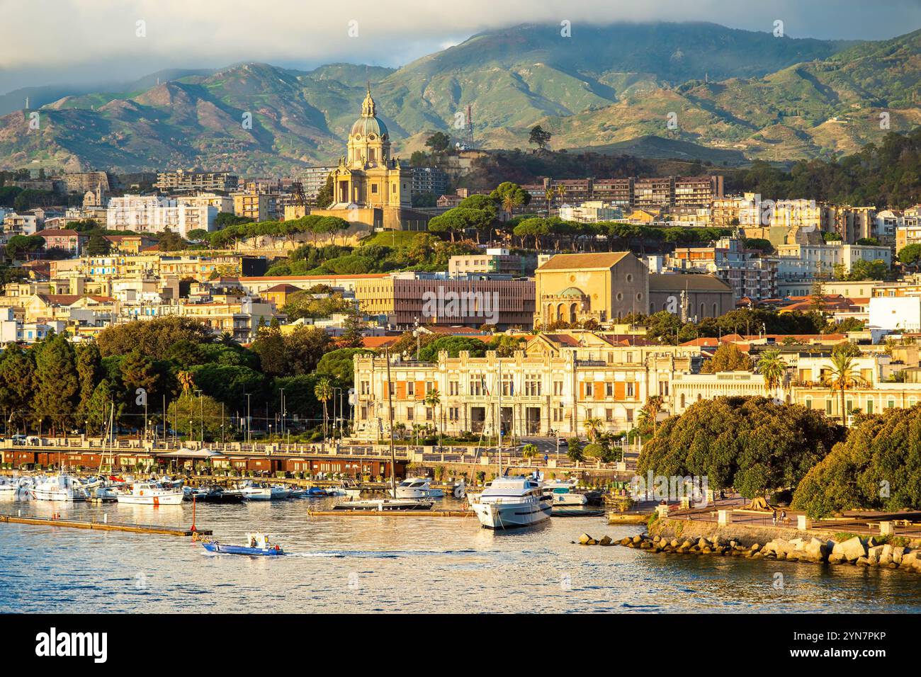 Dome messina sicily italy hi-res stock photography and images - Alamy