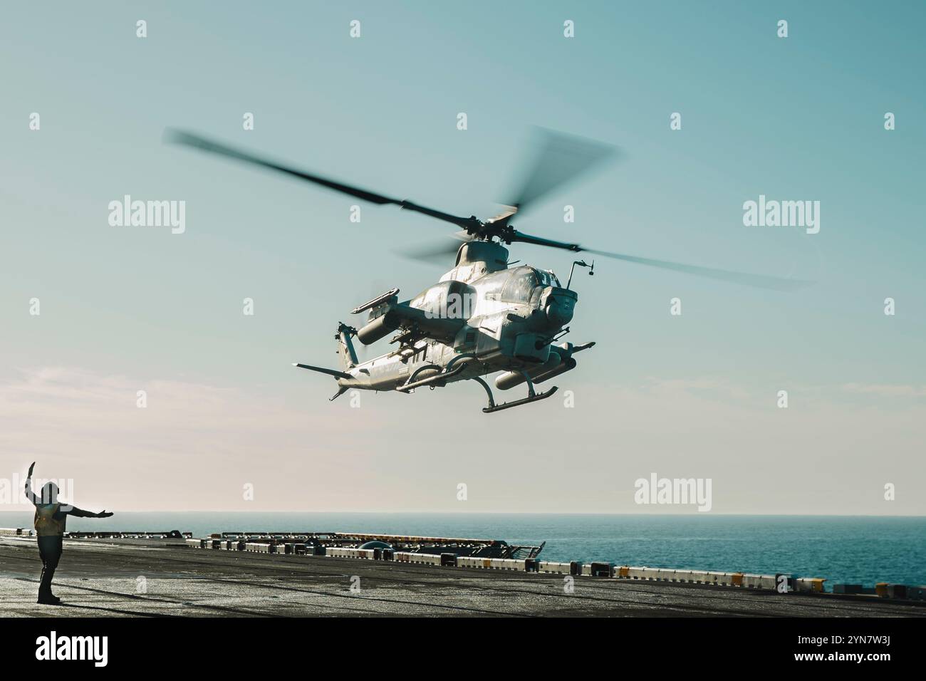 An AH-1Z Viper attached to Marine Medium Tiltrotor Squadron (VMM) 165 ...