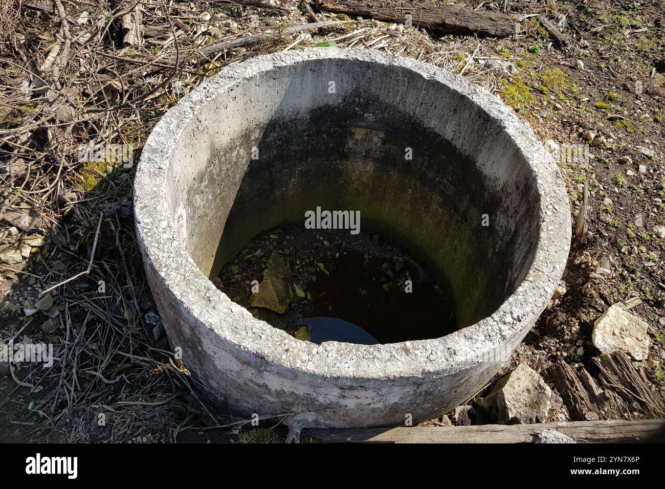Concrete ring hi-res stock photography and images - Alamy