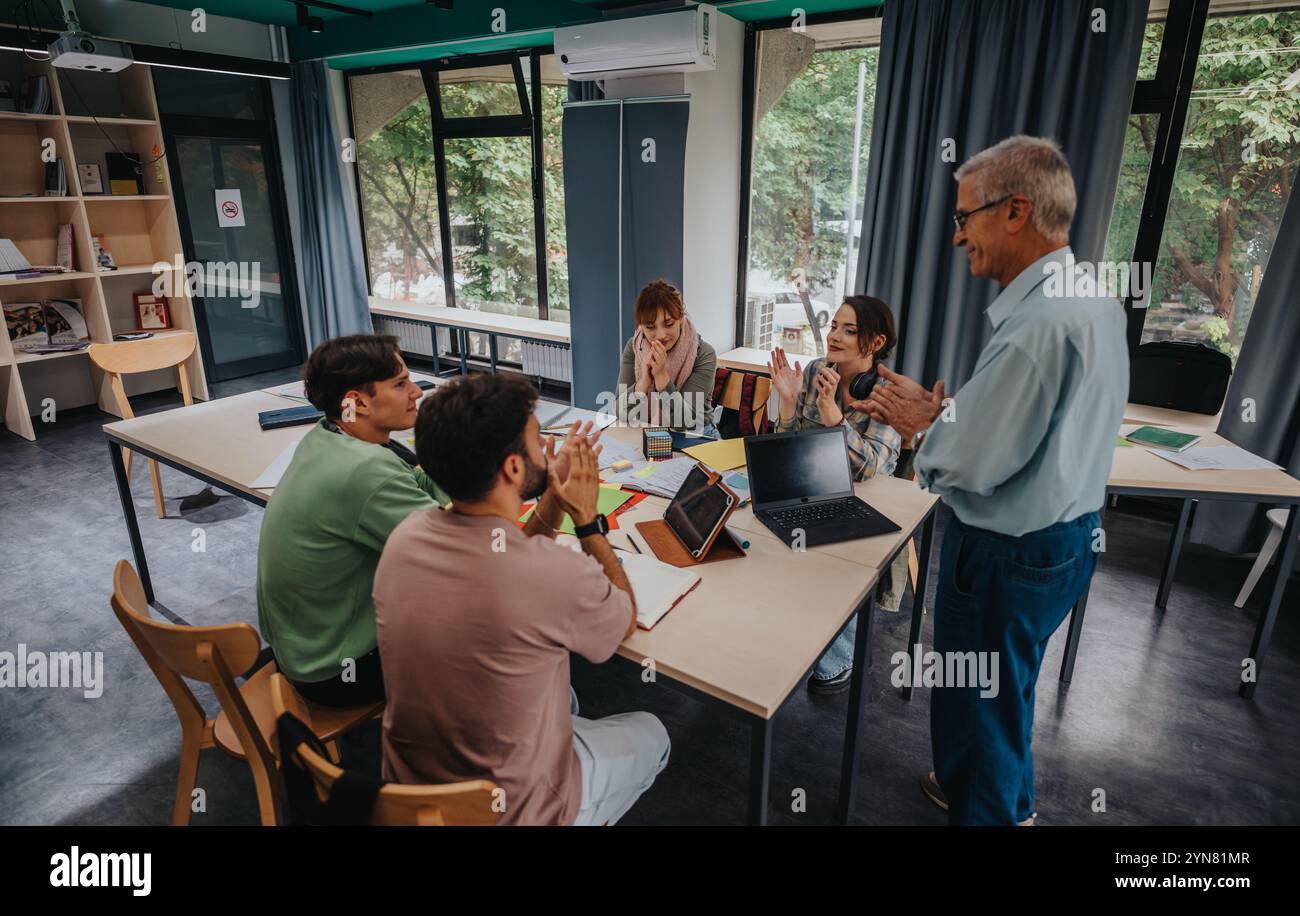Students college setting laptop hi-res stock photography and images - Alamy