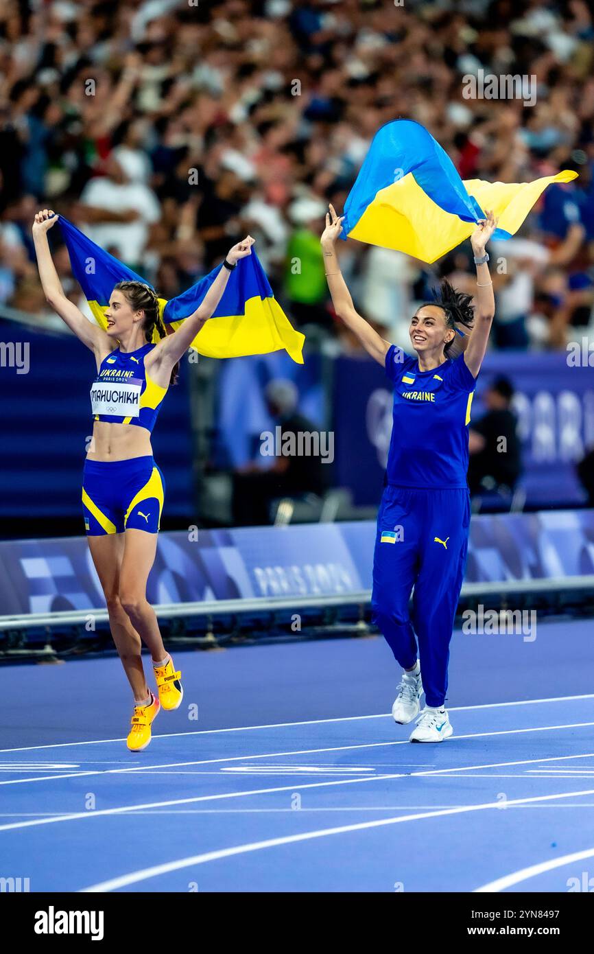 Yaroslava Mahuchikh (UKR)-L Gold and teammate Iryna Herashchenko ...