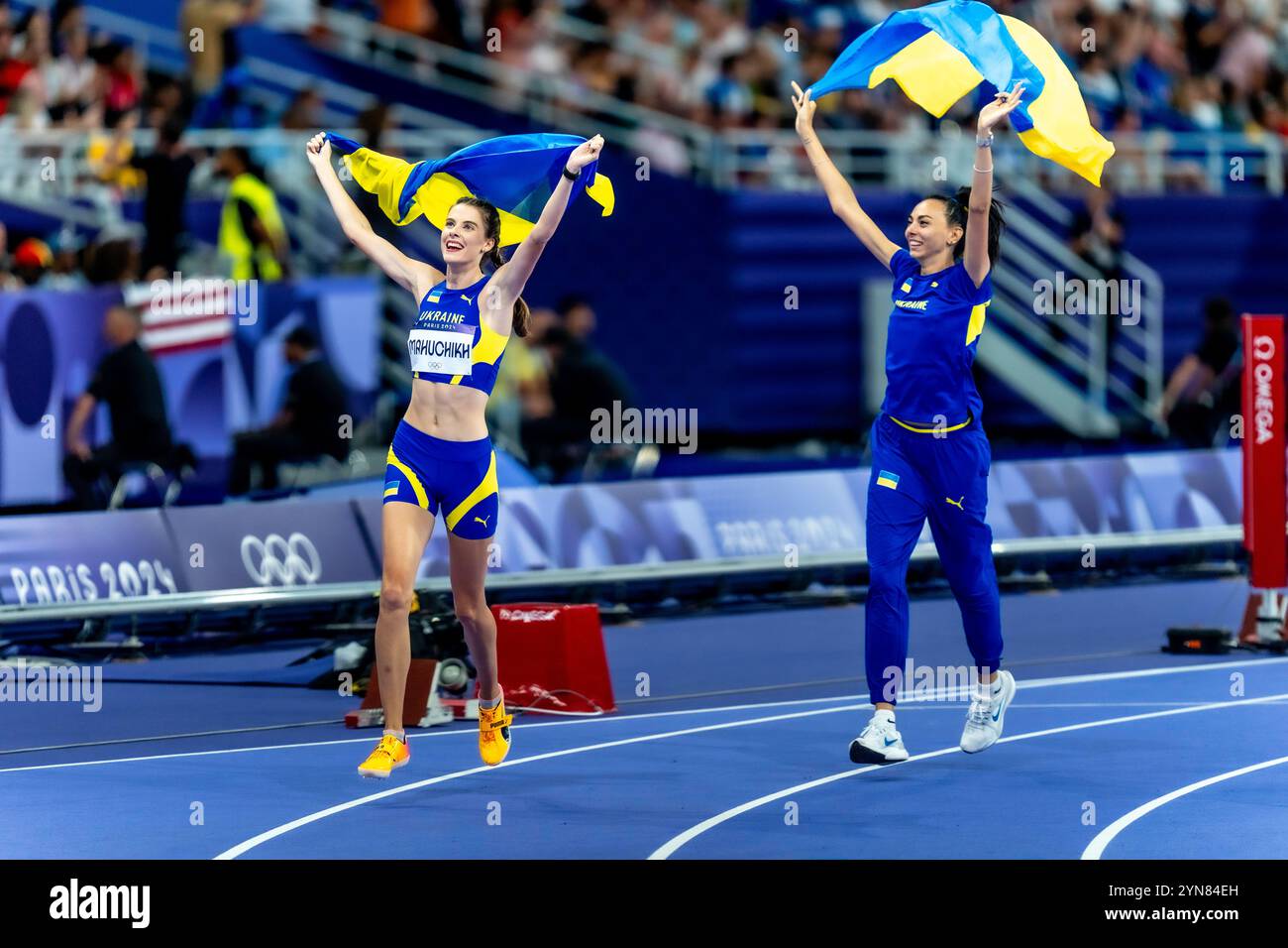 Yaroslava Mahuchikh (UKR)-L Gold and teammate Iryna Herashchenko ...