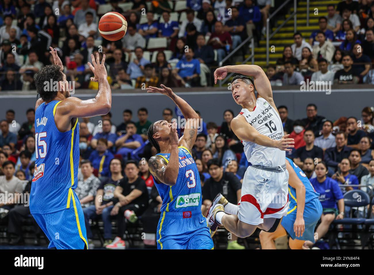 Pasay City, Philippines. 24th Nov, 2024. Ricky Yang (1st R) of China's ...