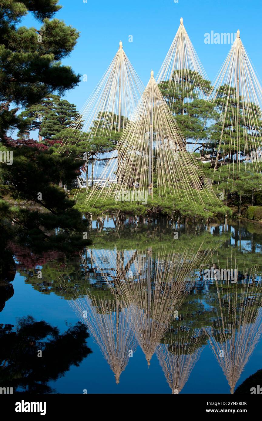 Yukitsuri umbrella hi-res stock photography and images - Alamy
