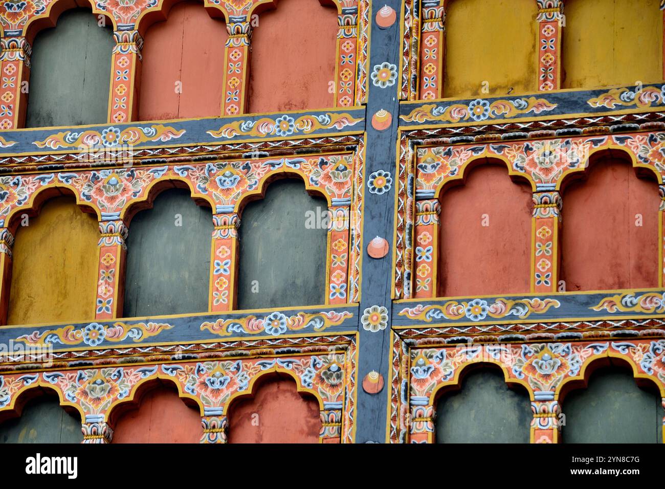 Bhutanese architecture and design hi-res stock photography and images ...