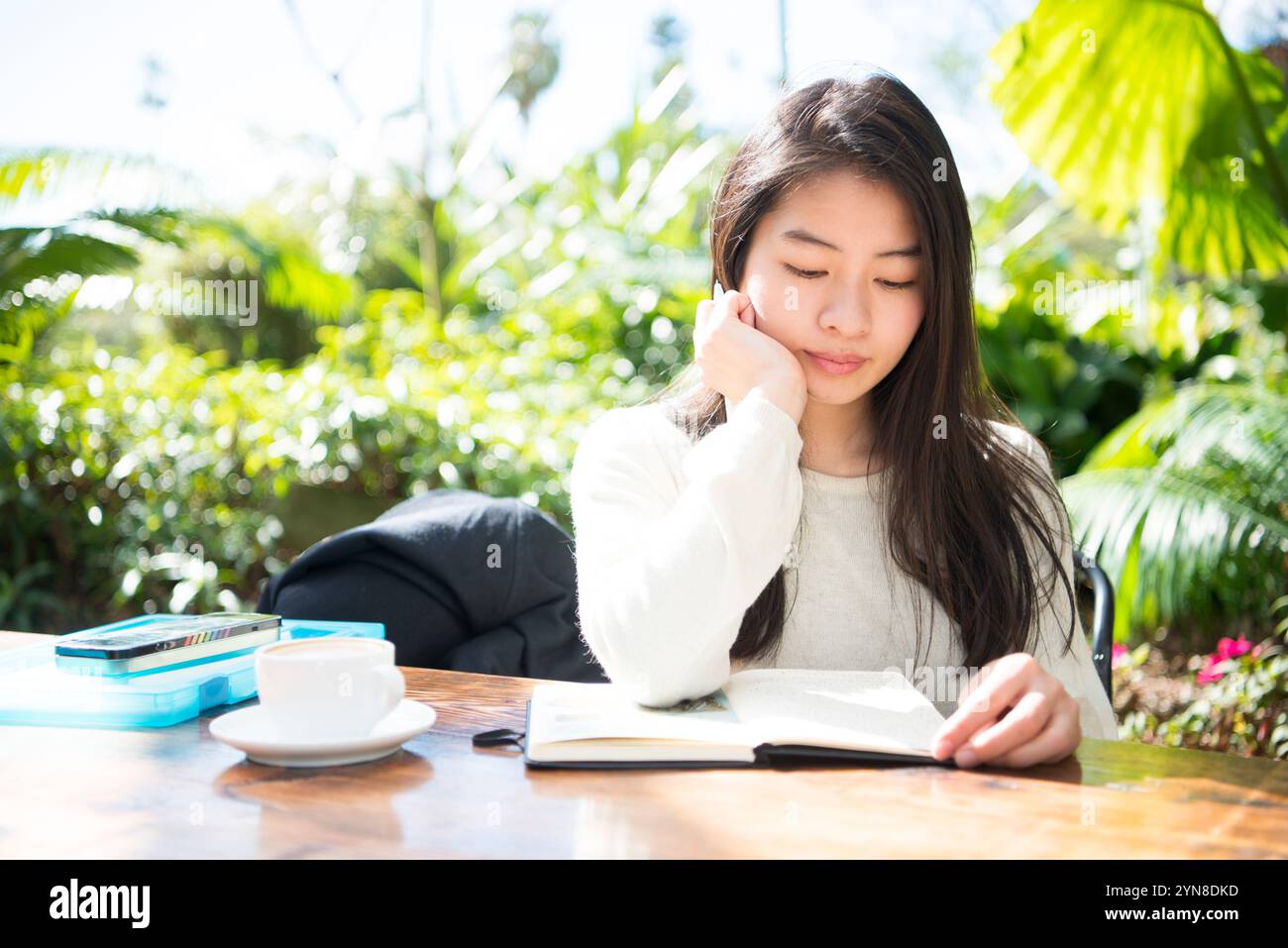 Thinking woman rest in hi-res stock photography and images - Alamy