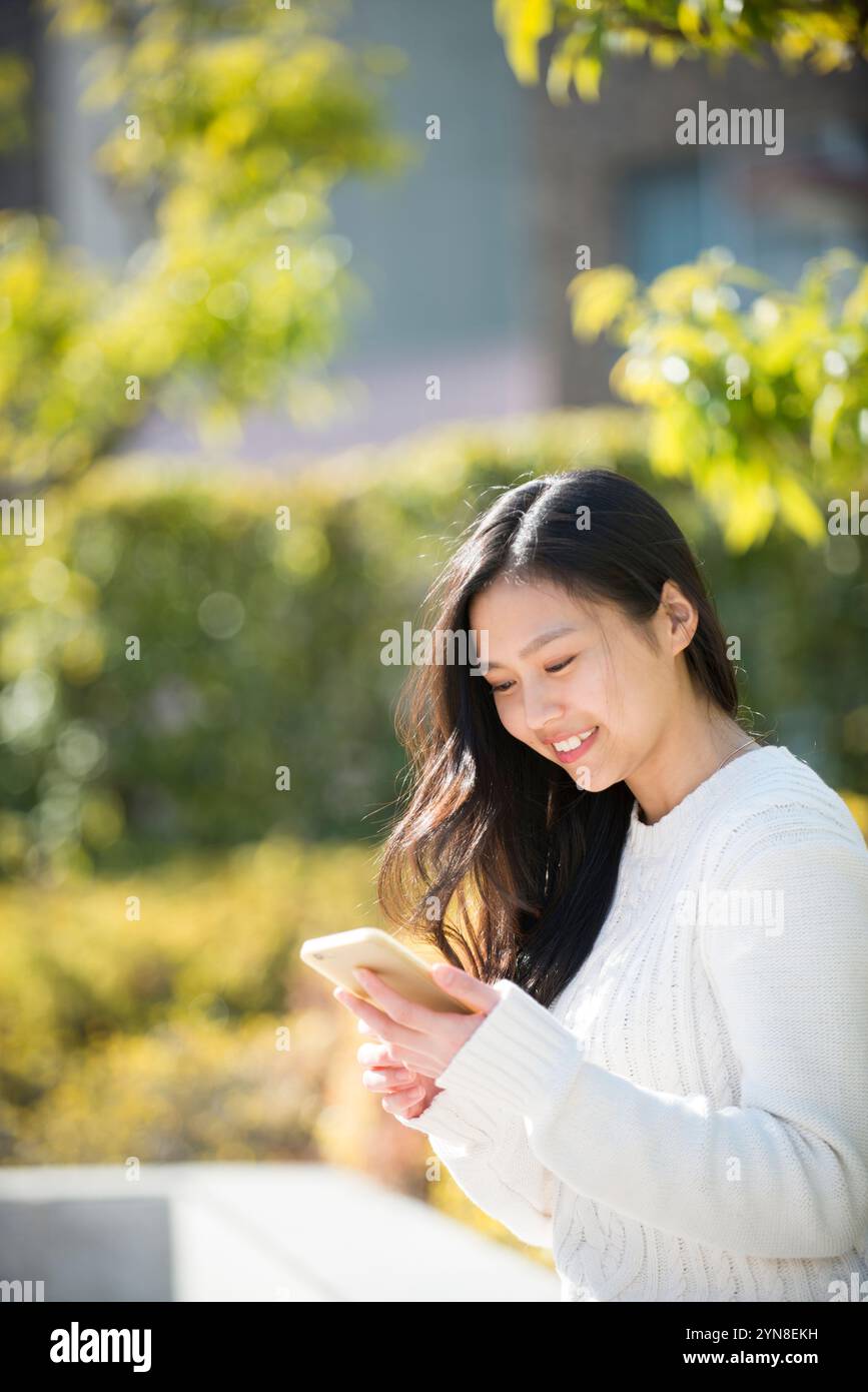Human and phone hi-res stock photography and images - Alamy