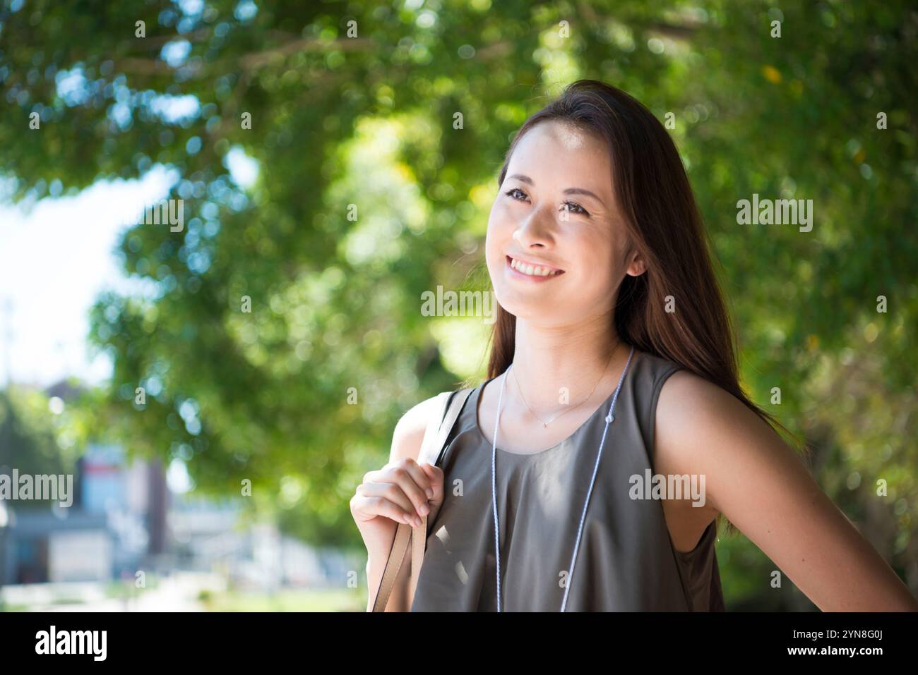 Facing sideways hi-res stock photography and images - Alamy