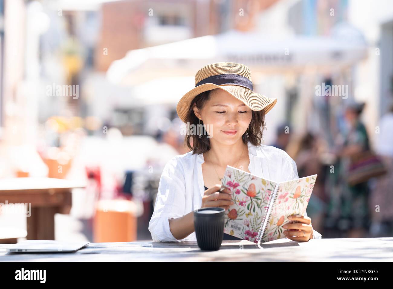 Natural woman 40s hi-res stock photography and images - Alamy