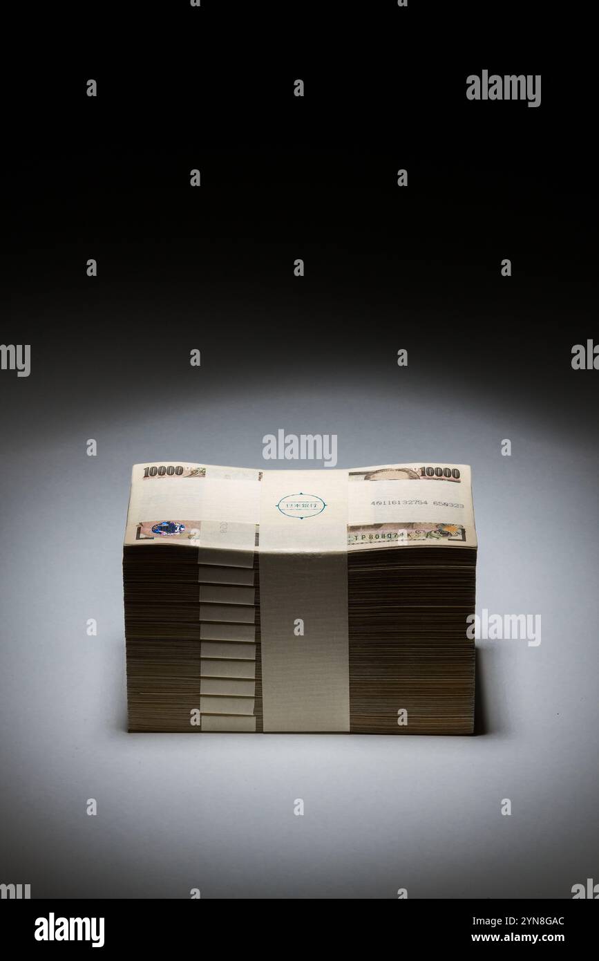 Wad of 10 million Stock Photo - Alamy