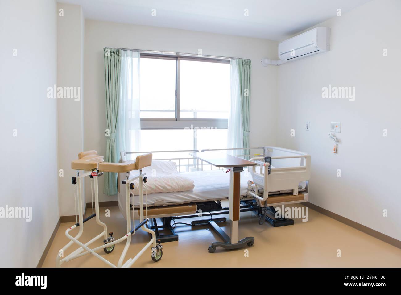 Hospital private rooms Stock Photo - Alamy