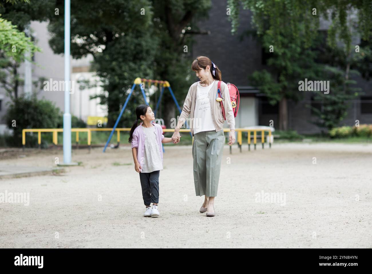 Children walk to school parent hi-res stock photography and images - Alamy