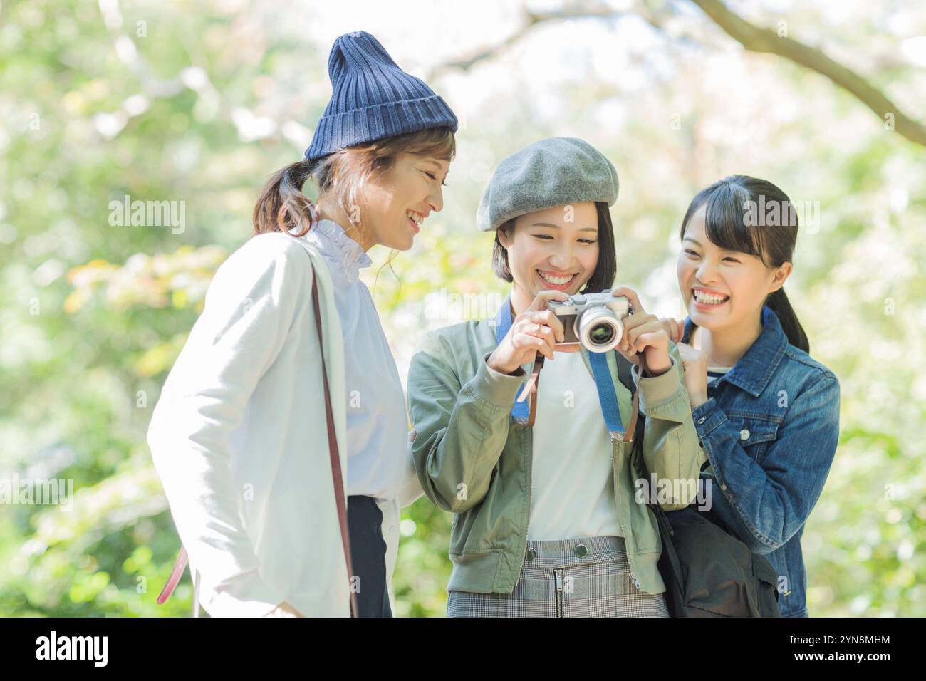 Group of people looking at camera hi-res stock photography and images ...