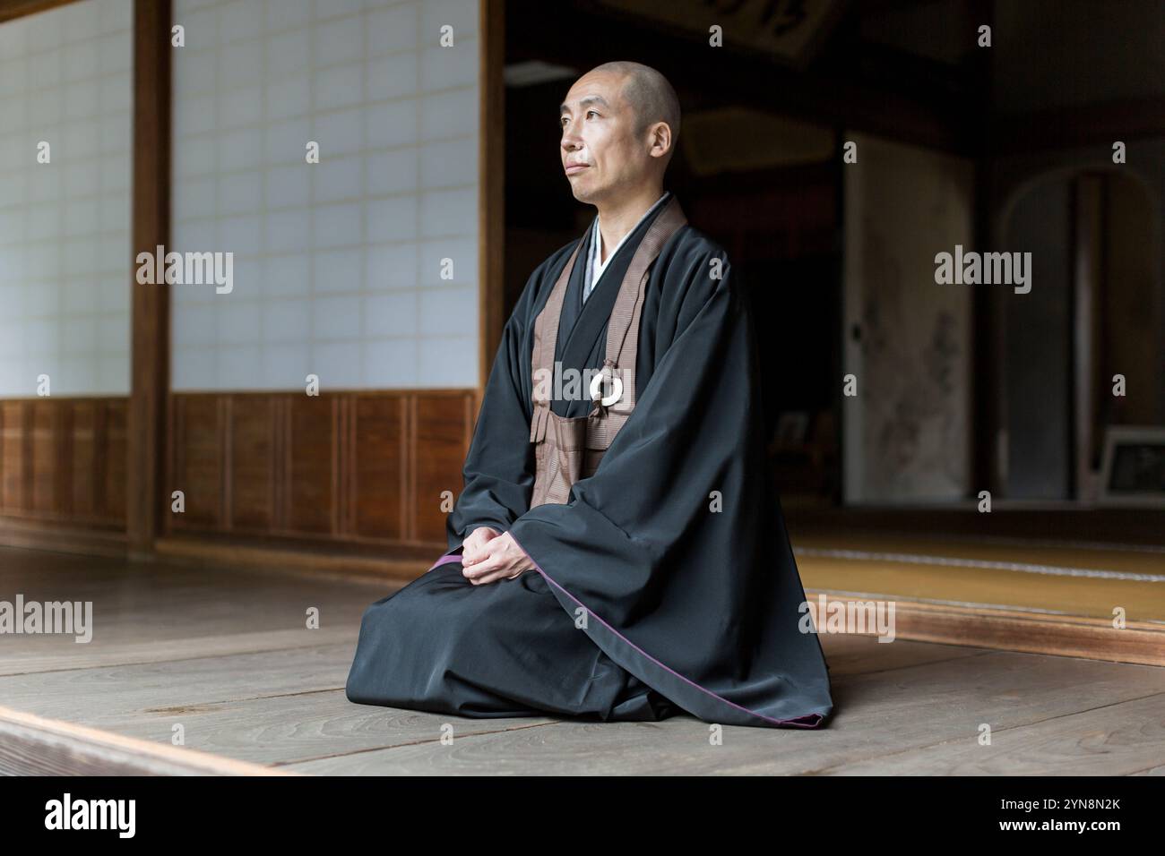 Monk sit hi-res stock photography and images - Alamy