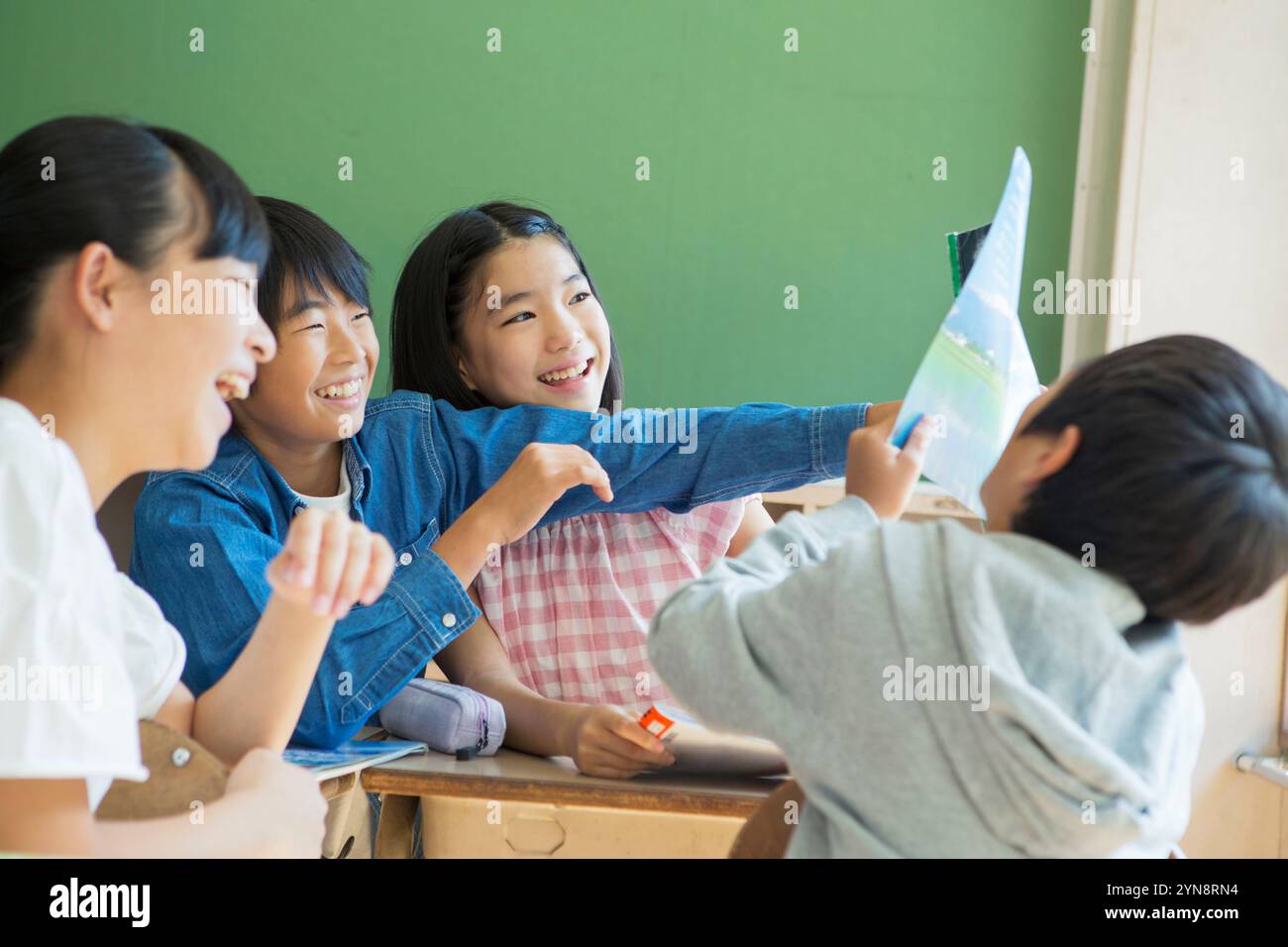 Primary school children in class Stock Photo - Alamy