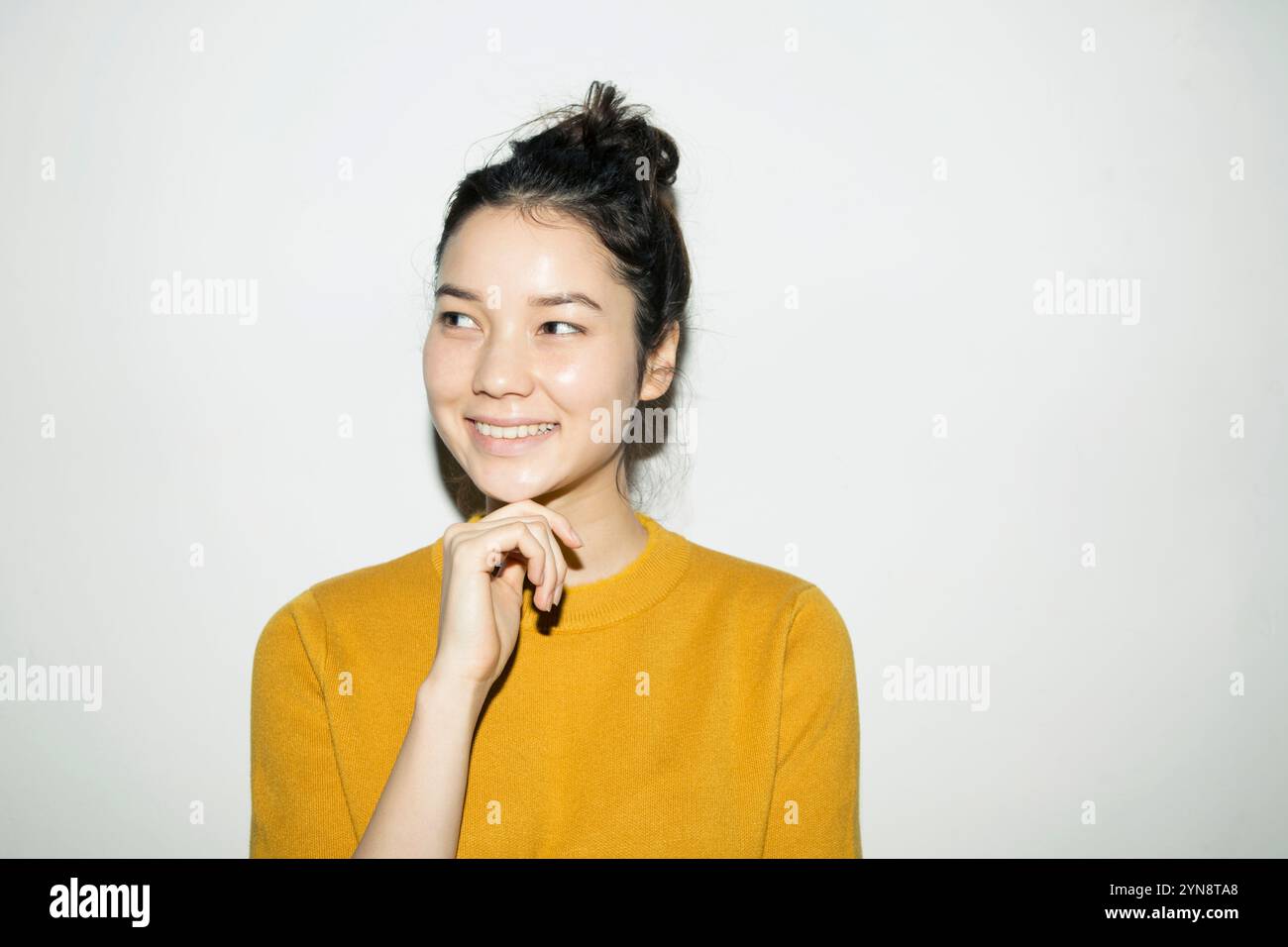 Back glance hi-res stock photography and images - Alamy