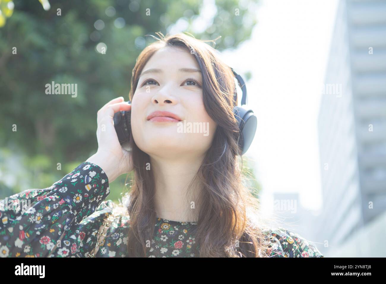 Person putting their hand up hi-res stock photography and images - Alamy