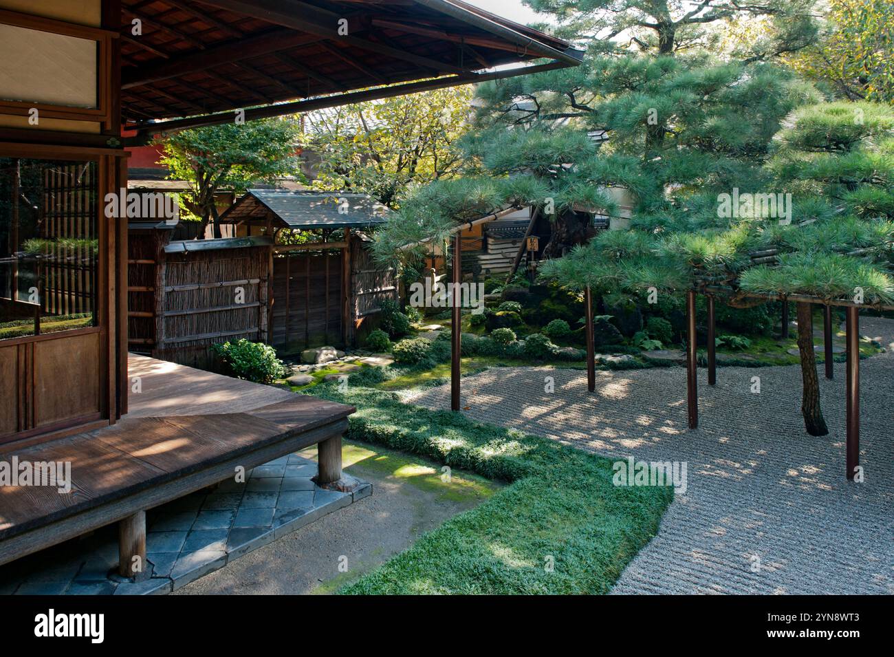 Kyoto's famous Sumiya geisha and taiyu entertainment house from the Edo ...