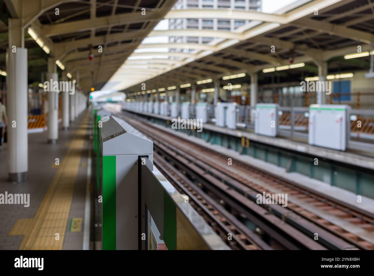 Japanese train platform hi-res stock photography and images - Alamy