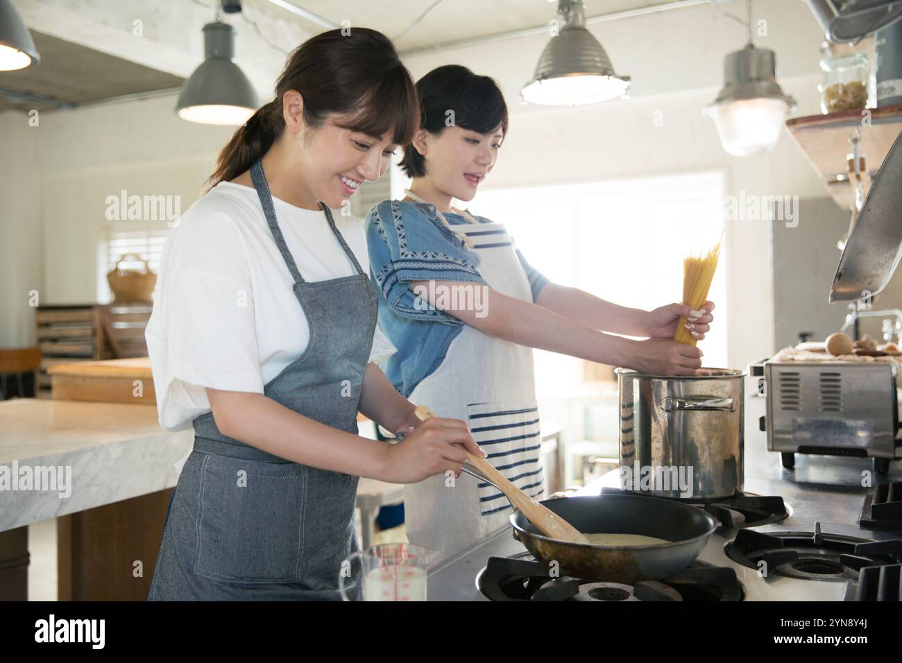 Short pasta cooking hi-res stock photography and images - Alamy